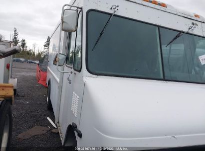 VIN: 5B4KP32Y9Y3322564 | WORKHORSE CUSTOM CHASSIS FORWARD CONTROL ...