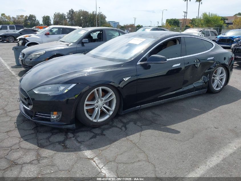 Buy Tesla Model S 2013 5YJSA1CN2DFP07286 from USA Auctions