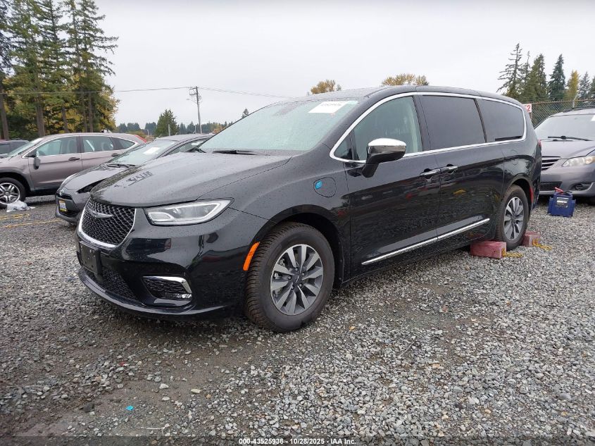 2022 CHRYSLER PACIFICA | VAN