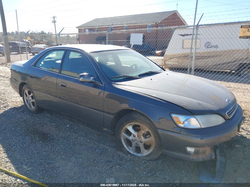 2001 LEXUS ES | SEDAN