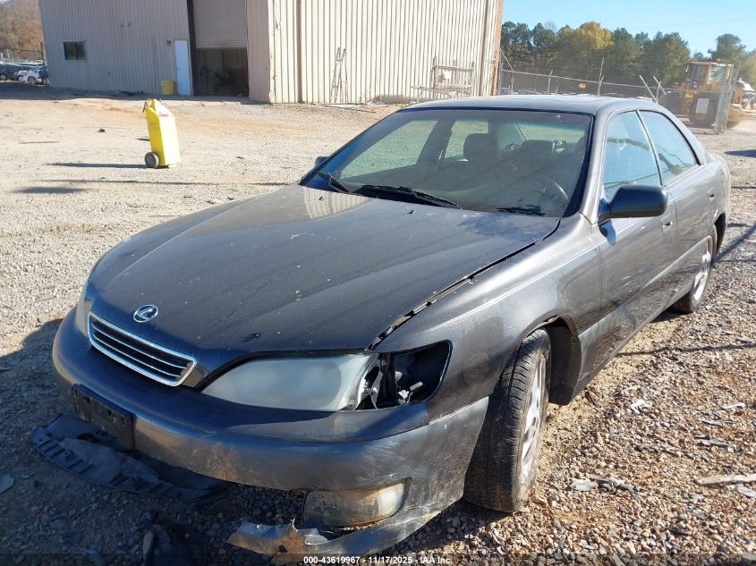 2001 LEXUS ES | SEDAN