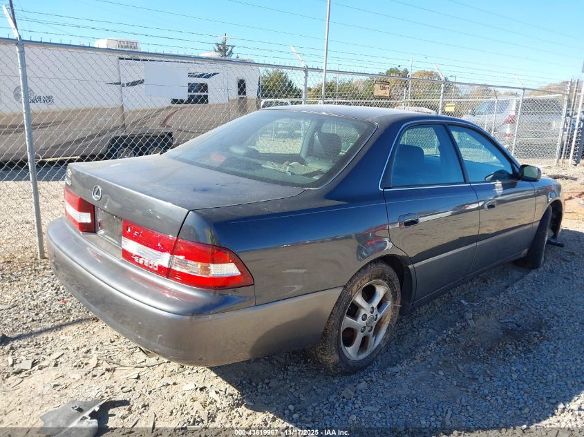 2001 LEXUS ES | SEDAN