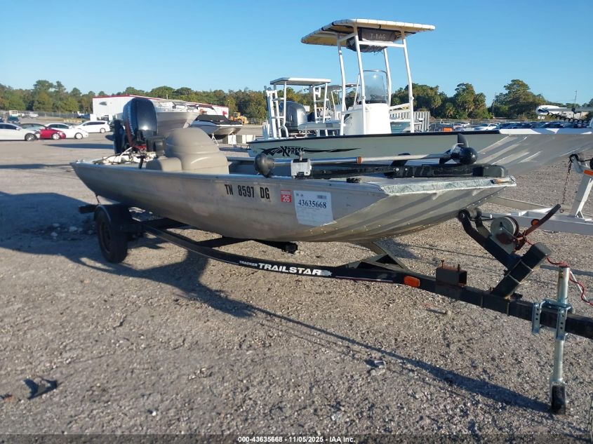 Buy White River Marine Group Boat 2002 BUJ05573G102 from USA Auctions